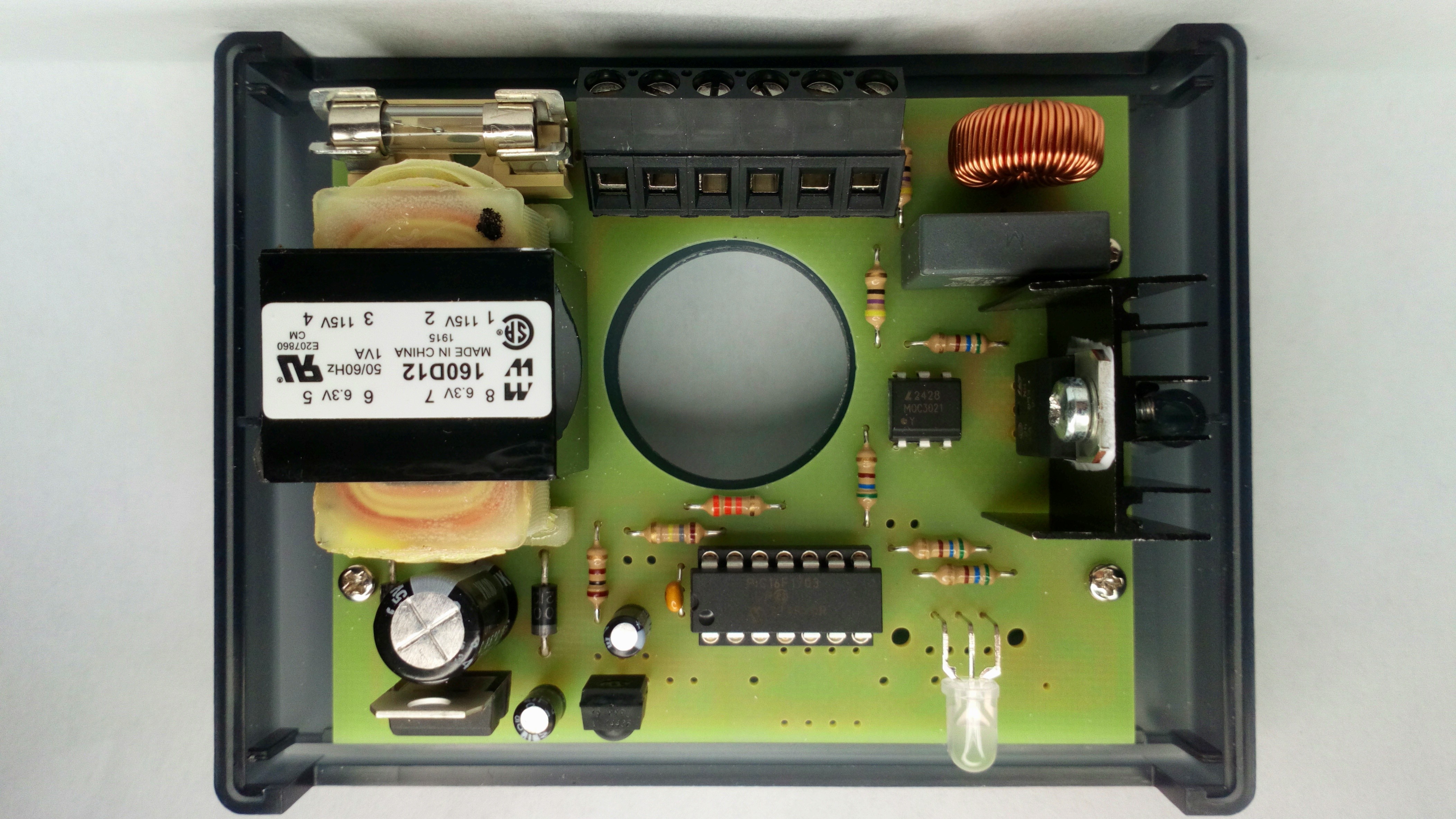 Dimmer controlled by a universal infrared remote control. | Elektor ...